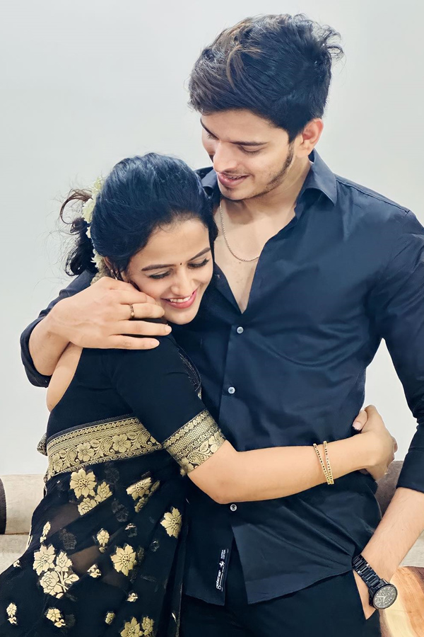 Baby Actress Vaishnavi Chaitanya's Brother Photos - Sakshi